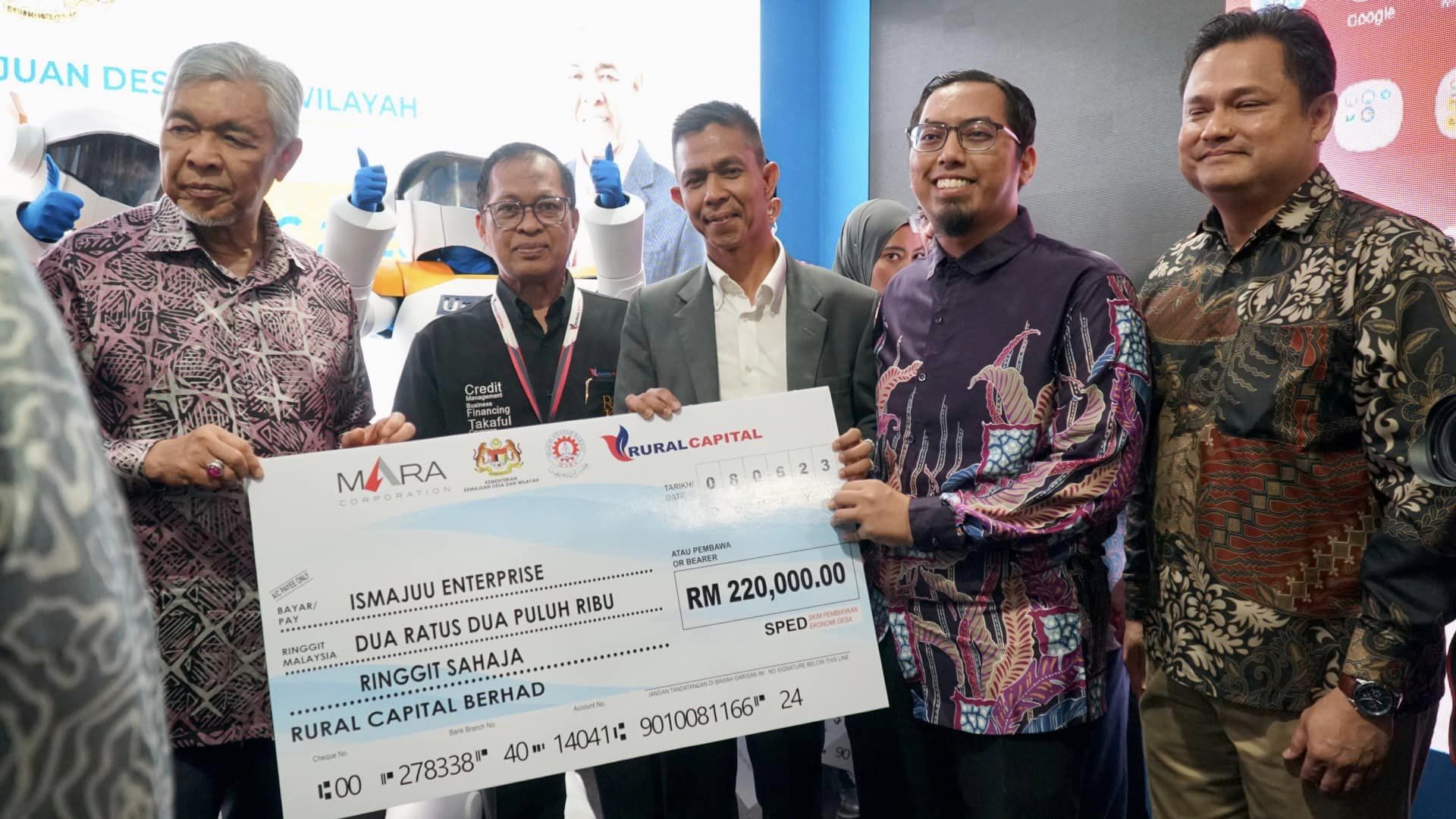 PERASMIAN PAMERAN KORPORAT & SESI PENYERAHAN PEMBIAYAAN SPED KKDW ...