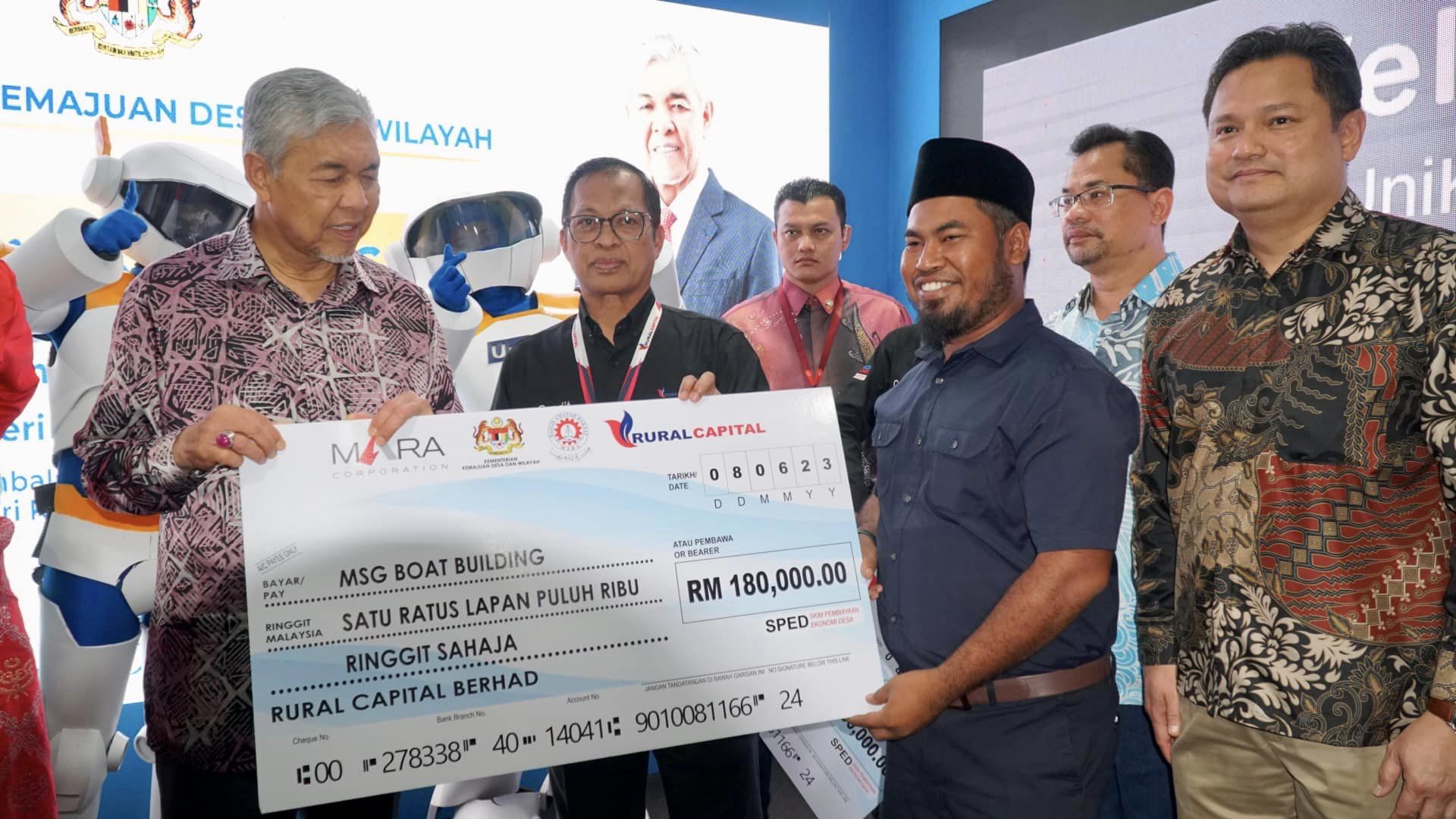 PERASMIAN PAMERAN KORPORAT & SESI PENYERAHAN PEMBIAYAAN SPED KKDW ...